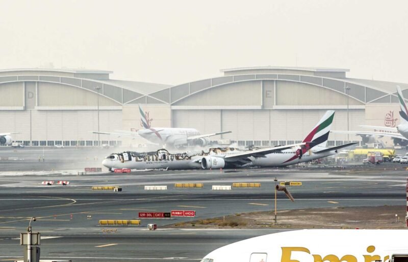 Crash Landing of Emirates Flight EK521 | Aviation Geeks