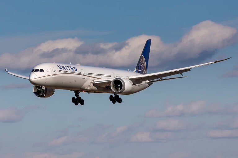 Comparing the Boeing 787-9 vs 777-300ER: What Makes Each Special ...